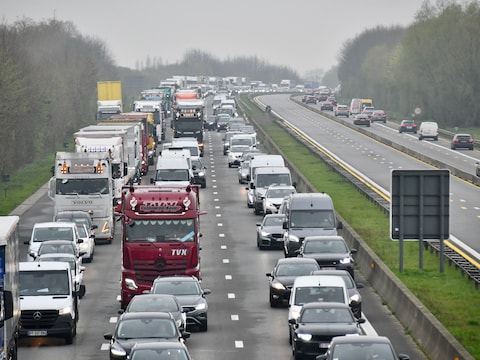 Half uur file op E403 richting Knokke-Heist door ongeval ter hoogte van ...
