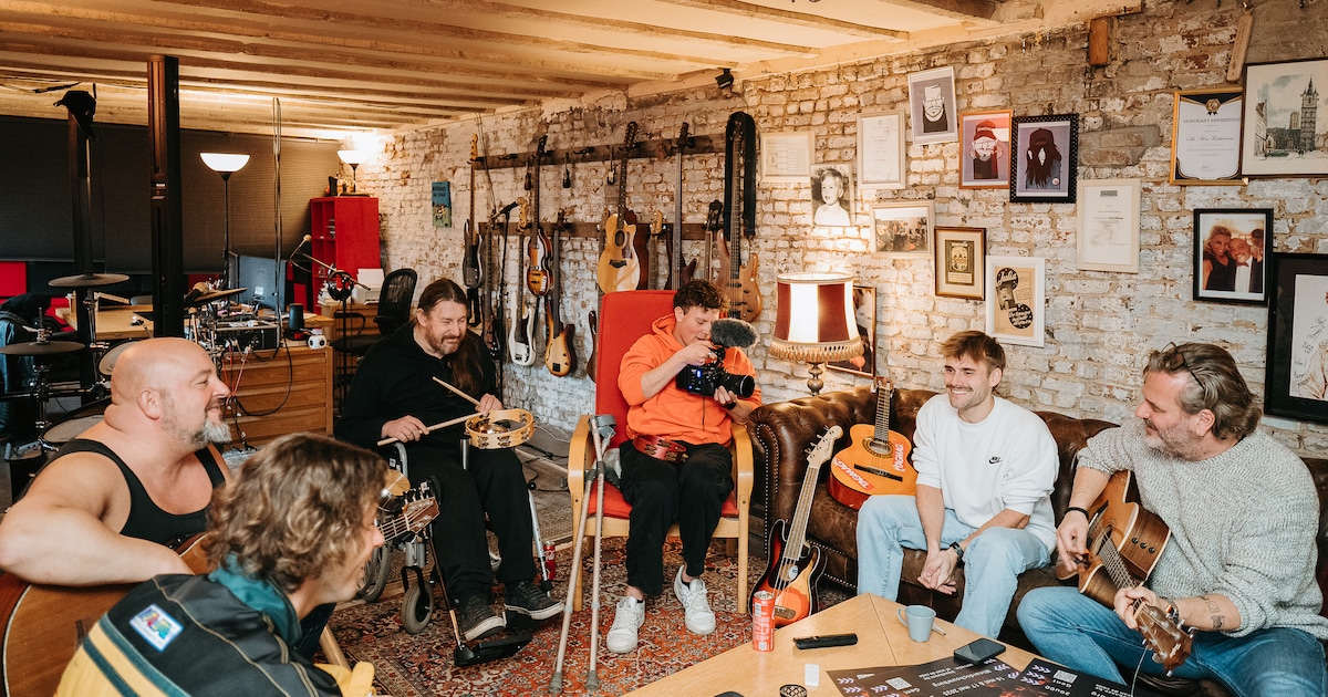 Gentse band Biezebaaze geeft hilarische eerste les aan de drie Bart ...