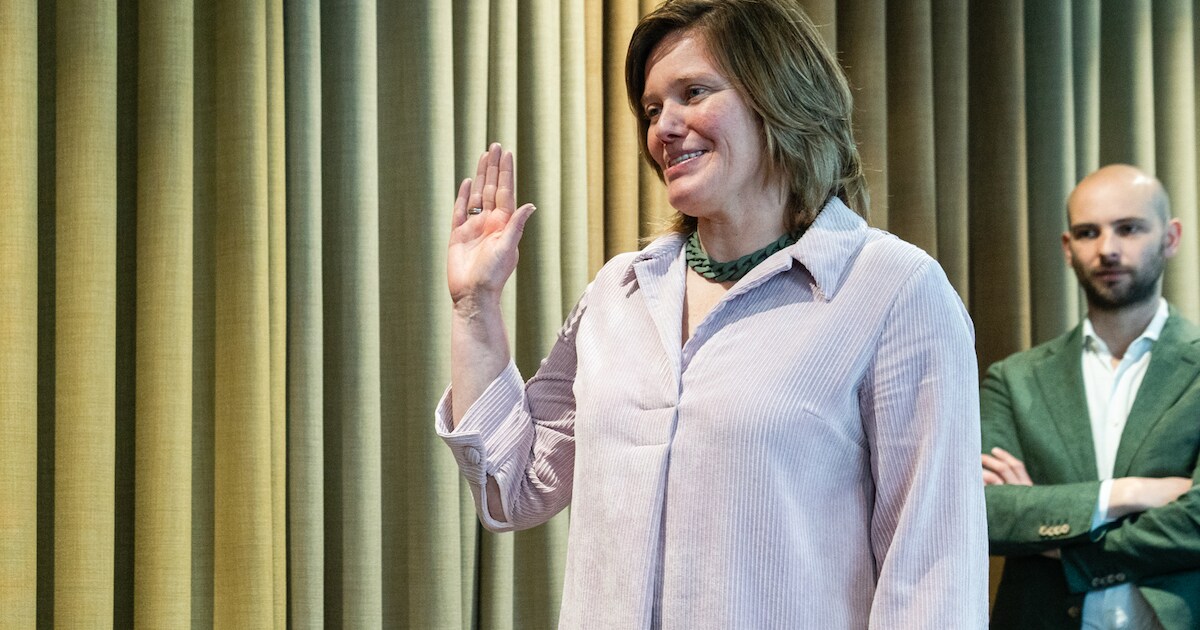 Tinne Rombouts (samen!) nu ook écht burgemeester na eedaflegging bij ...