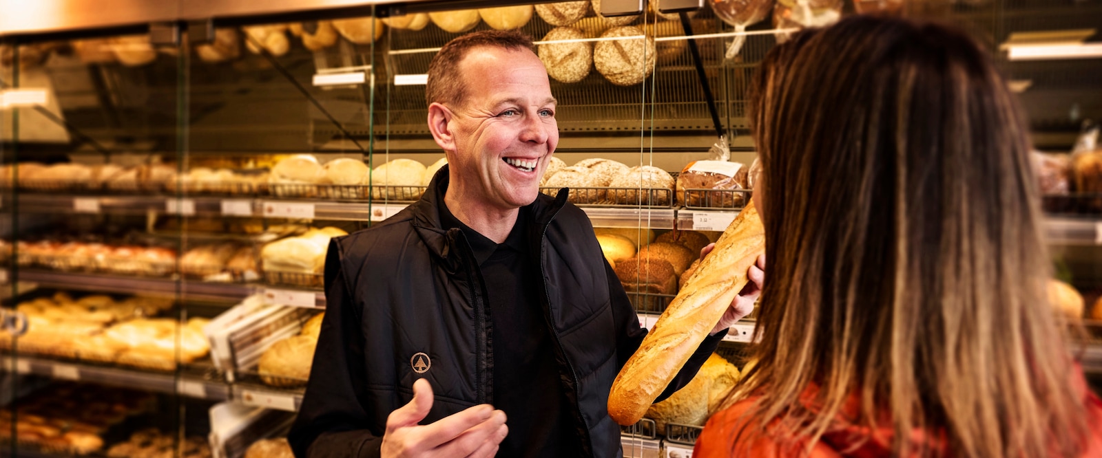 “We verkopen ook veel producten uit de streek, zoals Picon”: Gregory ...