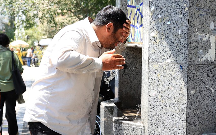 Watertekort in Teheran wordt zo nijpend dat openbare toiletten moeten ...
