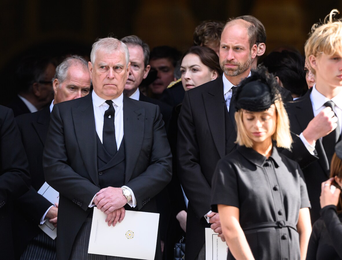 “Ongemakkelijk en gênant”: lichaamstaalexpert analyseert ijzige ...