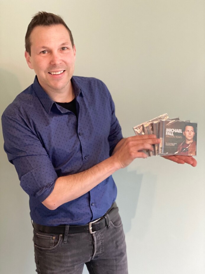 Michael Fall laat derde langspeler los op de wereld: “Fans tot in ...