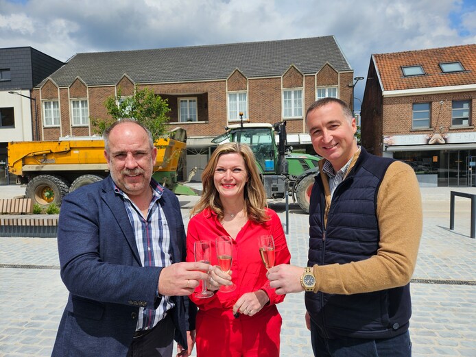 Handelaars heffen het glas op einde van werken: “Zwarte sneeuw gezien ...