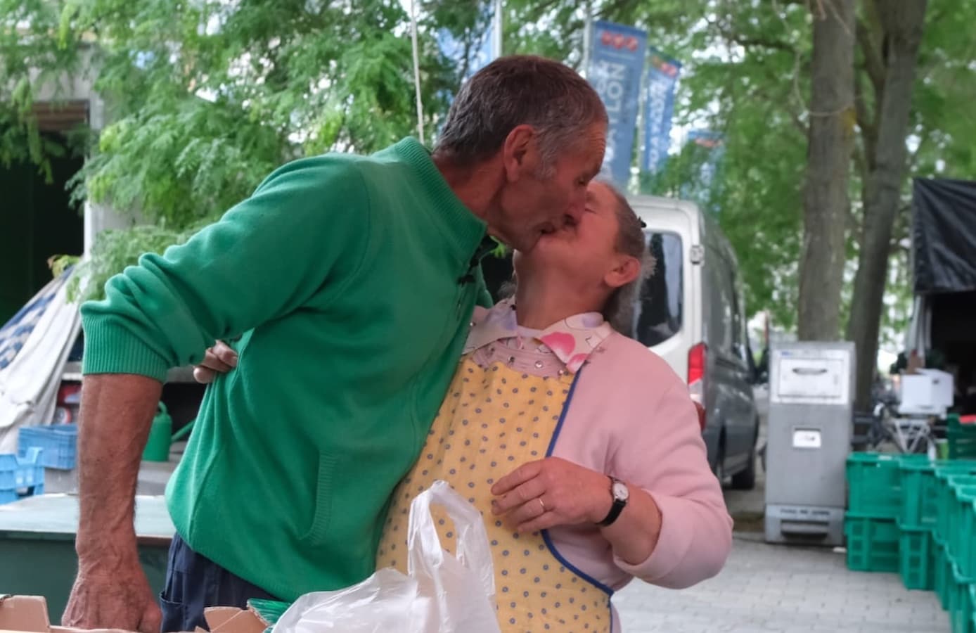 KIJK. 60 jaar markt en 40 jaar huwelijk: Walter en Anuscka bezegelen ...