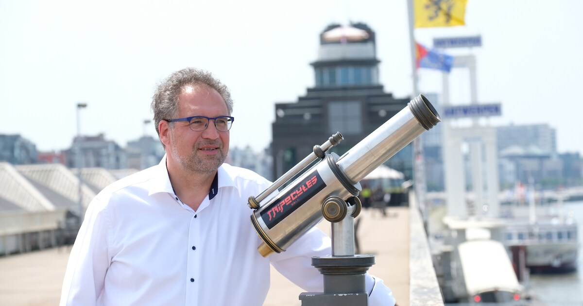 Schepen Koen Kennis bijt van zich af na protest tegen cruises: "Mogen ...