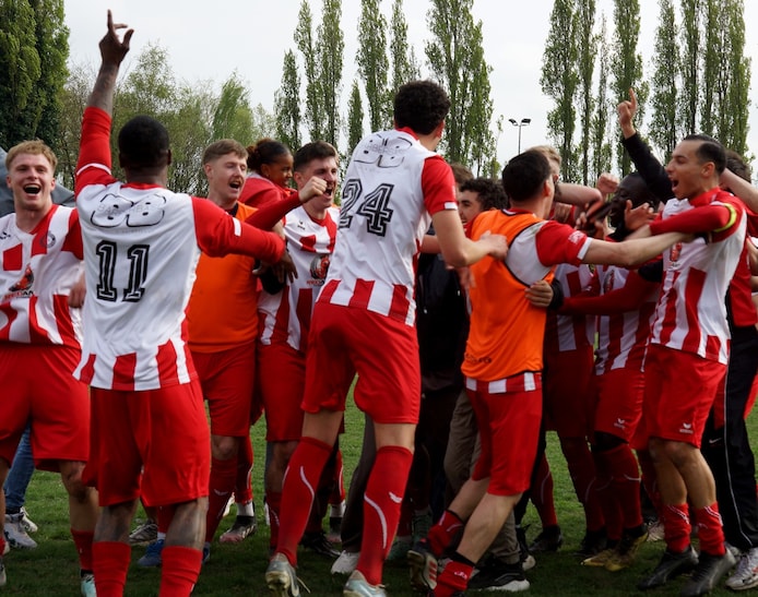 53-jarige Peter Bertels helpt Tubantia Borgerhout aan titel: “Mooi ...