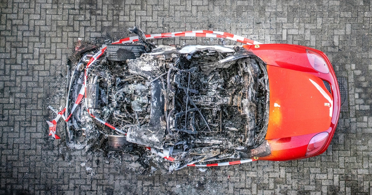 Ferrari van 200.000 euro gaat in vlammen op in Nederland: beelden tonen ...
