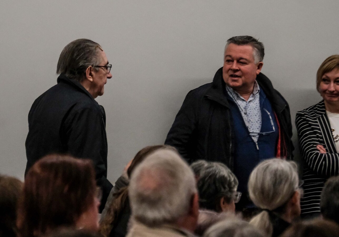 Familie, vrienden en collega-politici nemen afscheid van oud ...