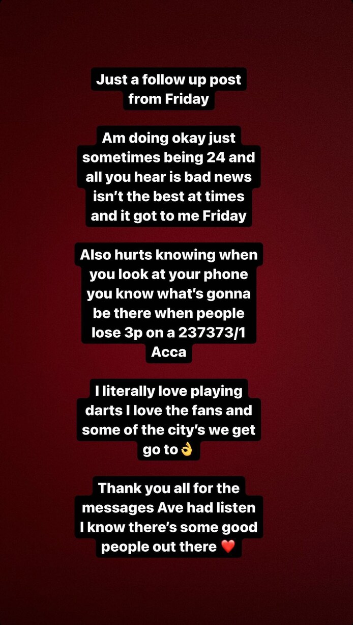 Topdarter Callan Rydz (24) stelt gerust na zorgwekkende berichten op ...