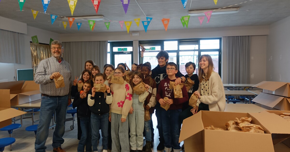 Eeuwenoude koekenbedeling wordt standgehouden in Sint-Godelieve ...