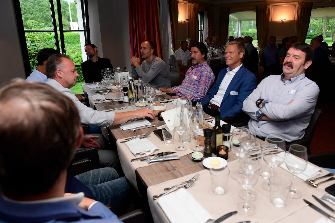 IN BEELD. Club Brugge brengt coryfeeën samen voor reünie oud-spelers ...