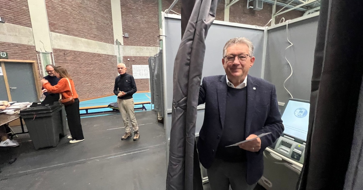 Burgemeester Dirk De fauw (66) brengt stem uit: “Heel veel zin om ...