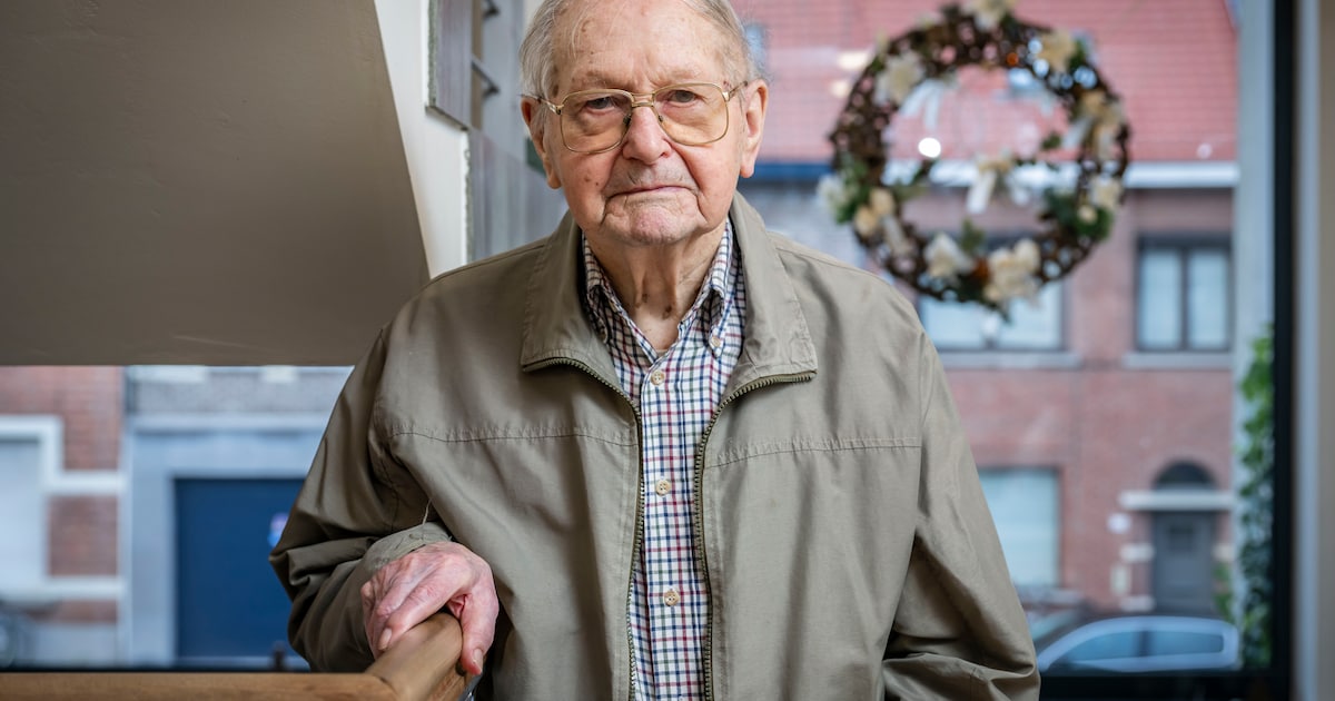 Koning Filip betuigt medeleven na dood Albert Van Raemdonck (107): “Getroffen door ...