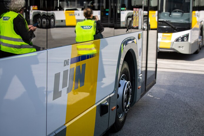 De Lijn versterkt na buslijn 81 nu ook lijn 80 voor schoolgaande jeugd ...