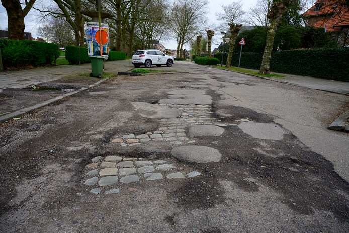 Bijna gedaan met putten in de weg: herinrichting Edmond Thieffrylaan start na de zomervakantie ...