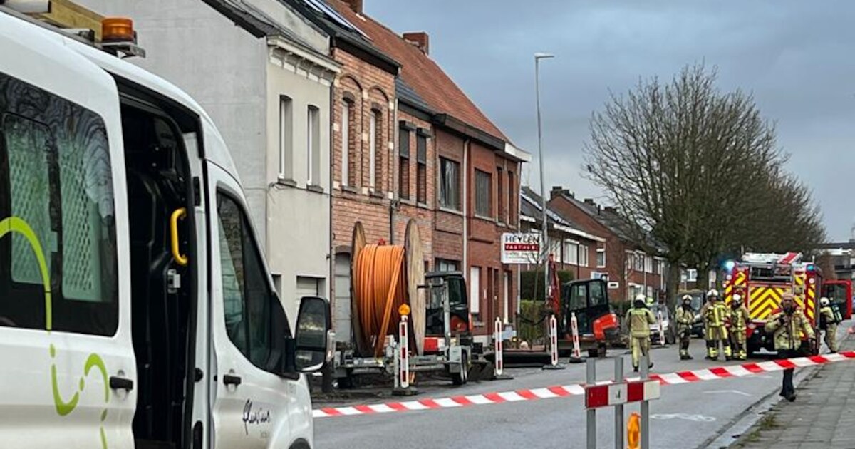Gaslek op Steenweg op Gierle: geen doorgaand verkeer mogelijk ...