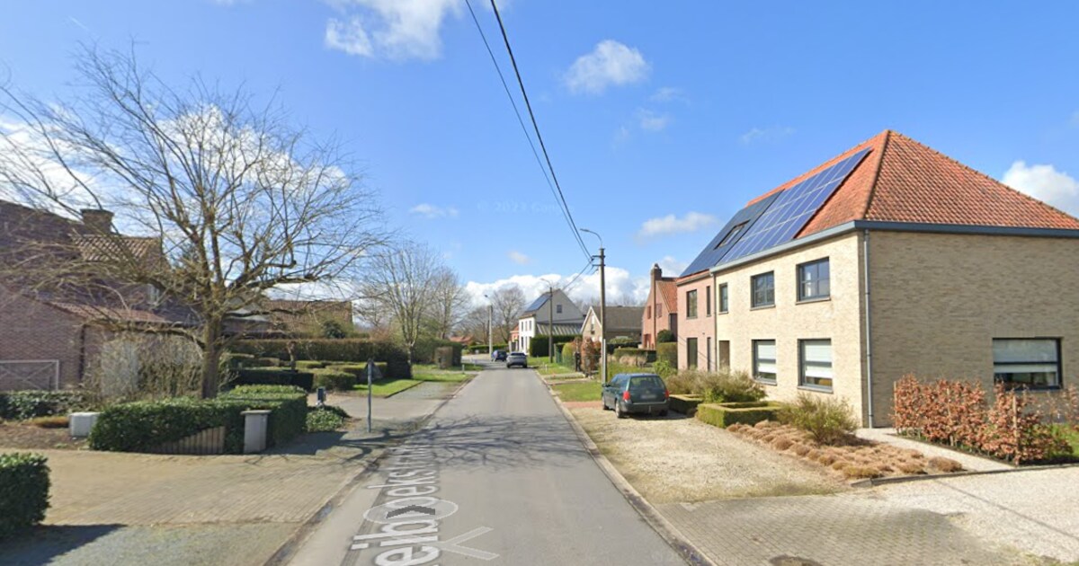 Dieven stelen laptop en fototoestel uit geparkeerde auto in Hansbeke ...