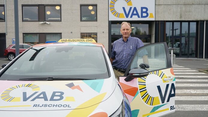 Wilfried (66) werkt al 50 jaar bij VAB-rijschool: “De meest voorkomende ...