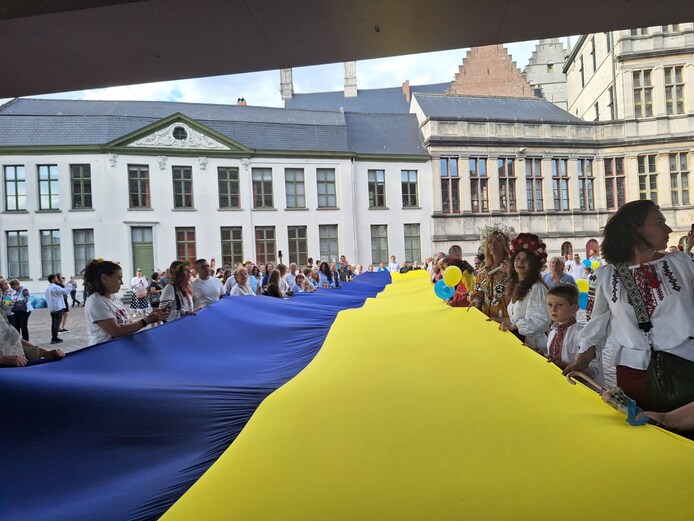 “Bedankt, Gent! Bedankt, België”: Oekraïense gemeenschap zegt merci met ...