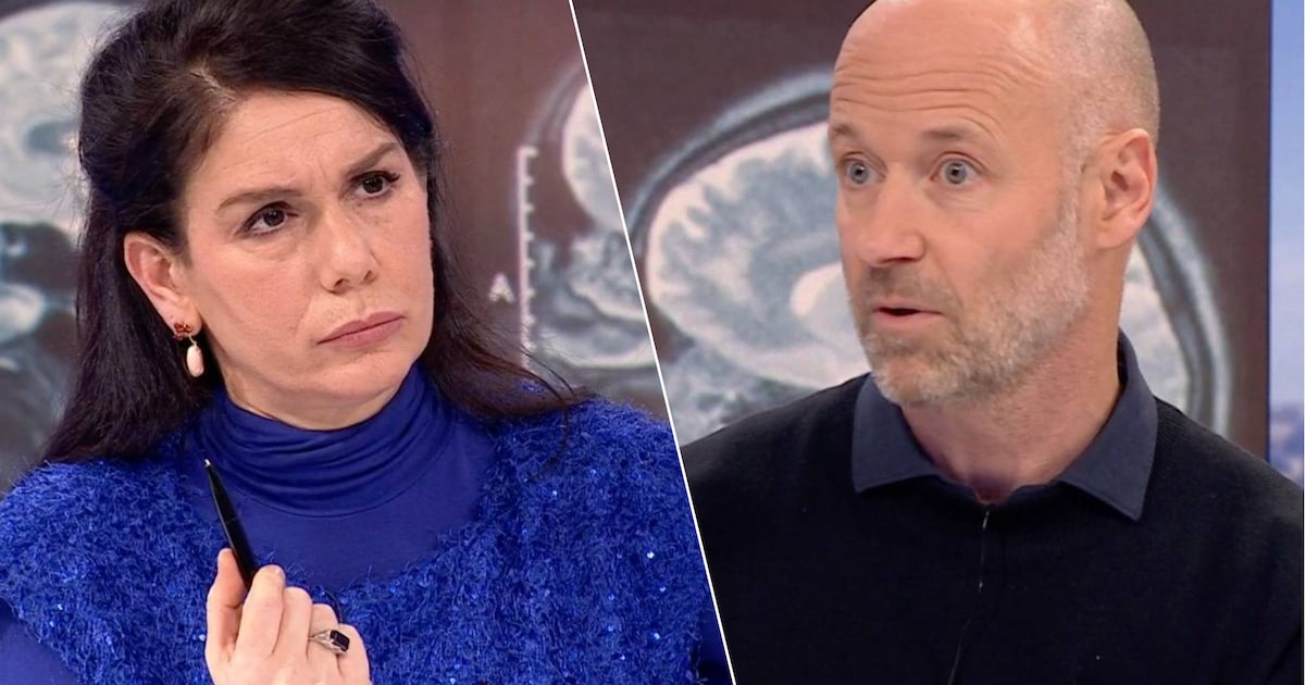 Opvallend beeld tijdens VRT-journaal: Fatma Taspinar krijgt uitleg van ...