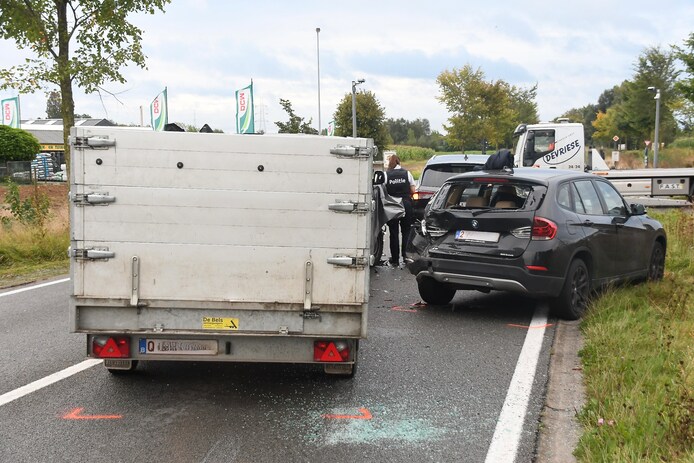 Zware hinder in ochtendspits na kop-staartbotsing op N36 in Bavikhove ...