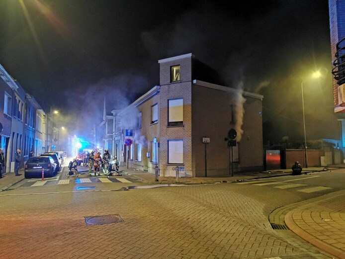 Crème brûlée flamberen loopt fout: woning onbewoonbaar na keukenbrand ...