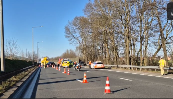 Anderhalf uur file op E19 richting Antwerpen vanaf Machelen: ongeval ...