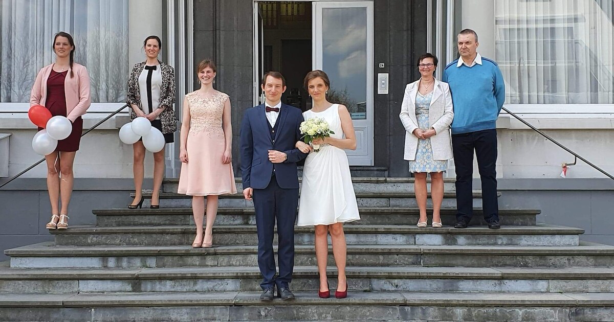 Eerste ‘coronahuwelijk’ in De Haan: “We keken hier zó hard naar uit ...