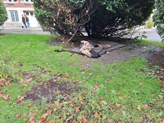 Man die levenloos werd aangetroffen op straat in Schaarbeek stierf een natuurlijke dood ...