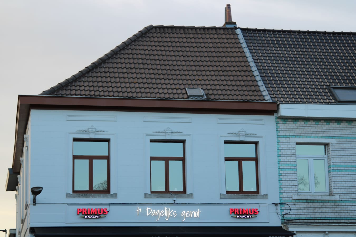 Van zijn stamcafé tot de iconische boom: commissaris Witse is terug op ...