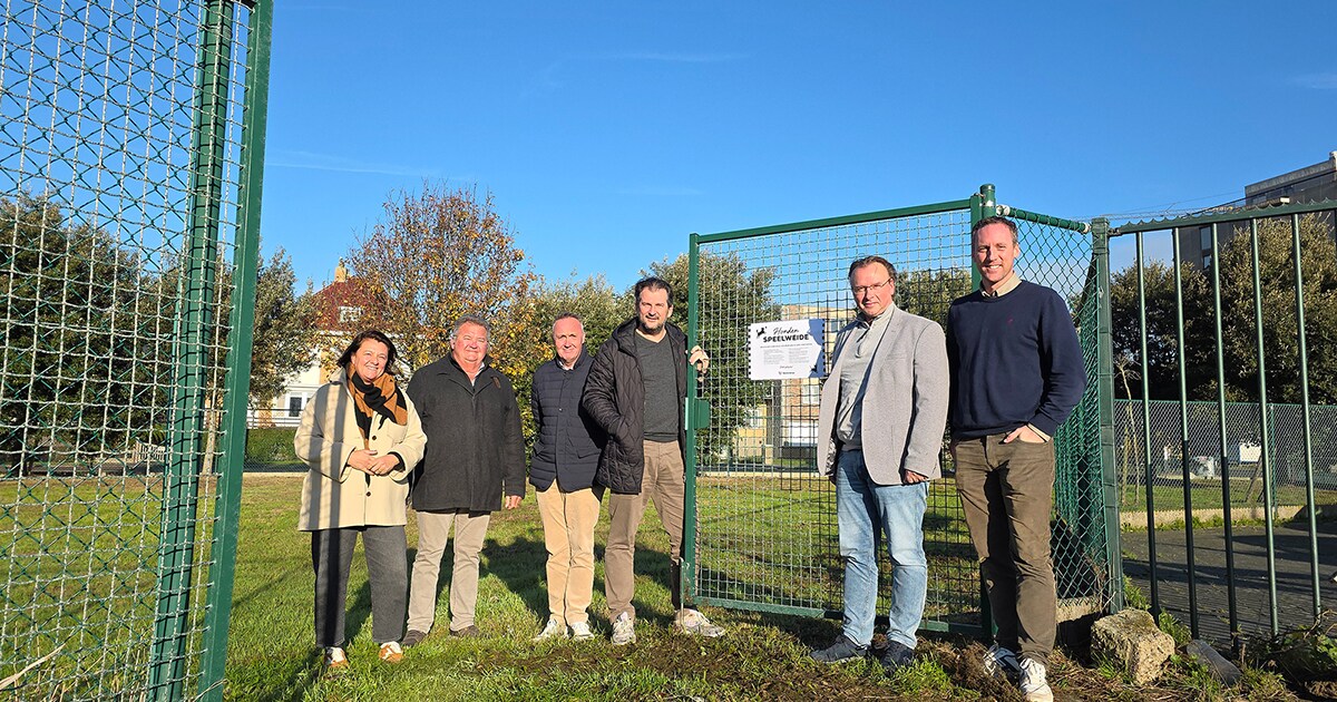 Nieuwe hondenspeelweide geopend aan site voormalig zwembad ...