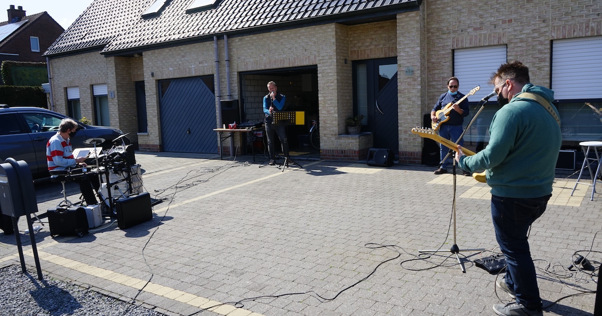 The Rolling Bullets houden repetitie in voortuin: “De enige manier om ...