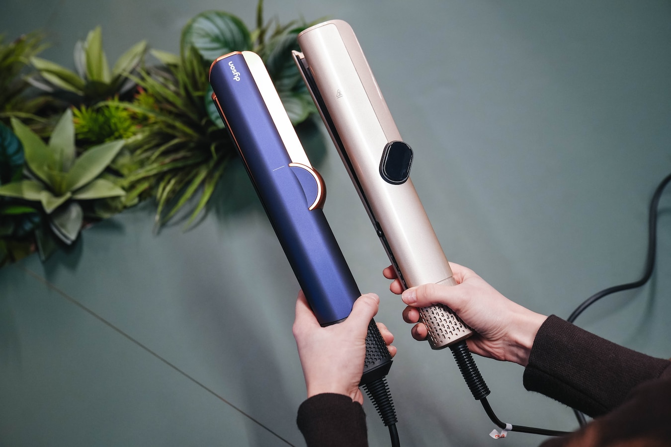 Aldi stunt opnieuw en lanceert Dyson Airstrait-dupe die 12,5 keer ...