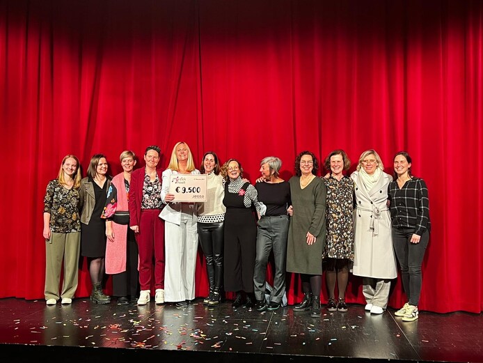 Patiënte Tania zamelt € 19.000 in voor Think Pink en Jessa AYA: “Ik doe ...