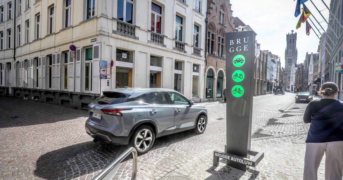 34.000 boetes later: Brugge plaatst extra signalisatie om autoluwe ...