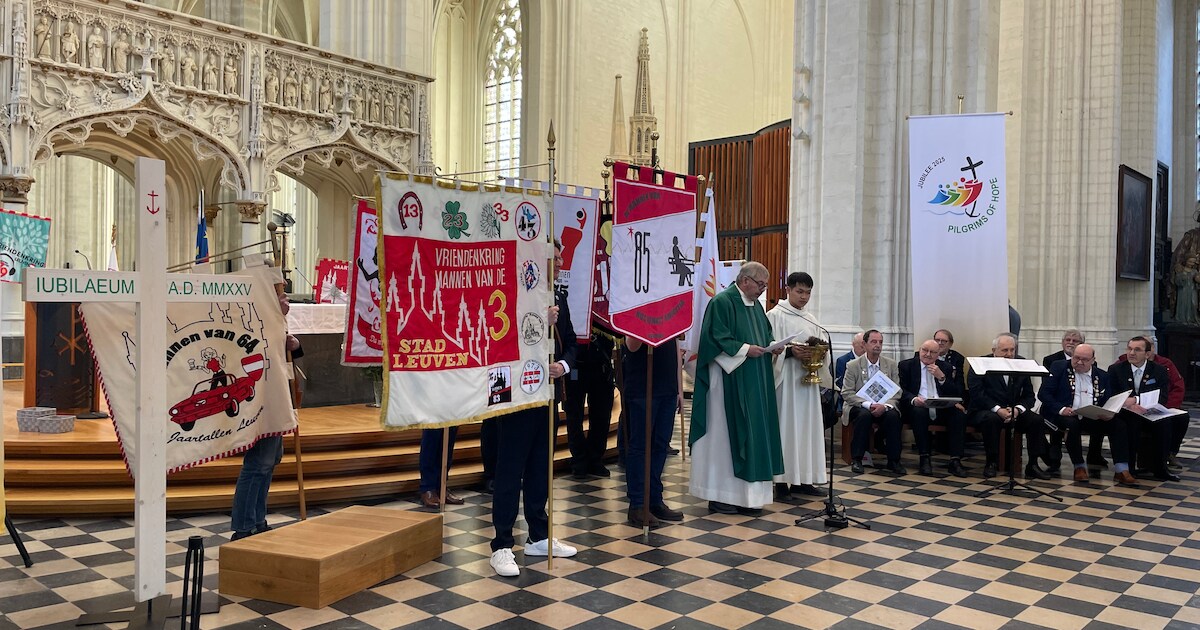 “Onze Vooder, dee in den eimel zoët...”: 18de Missa Lovaniensis alweer ...
