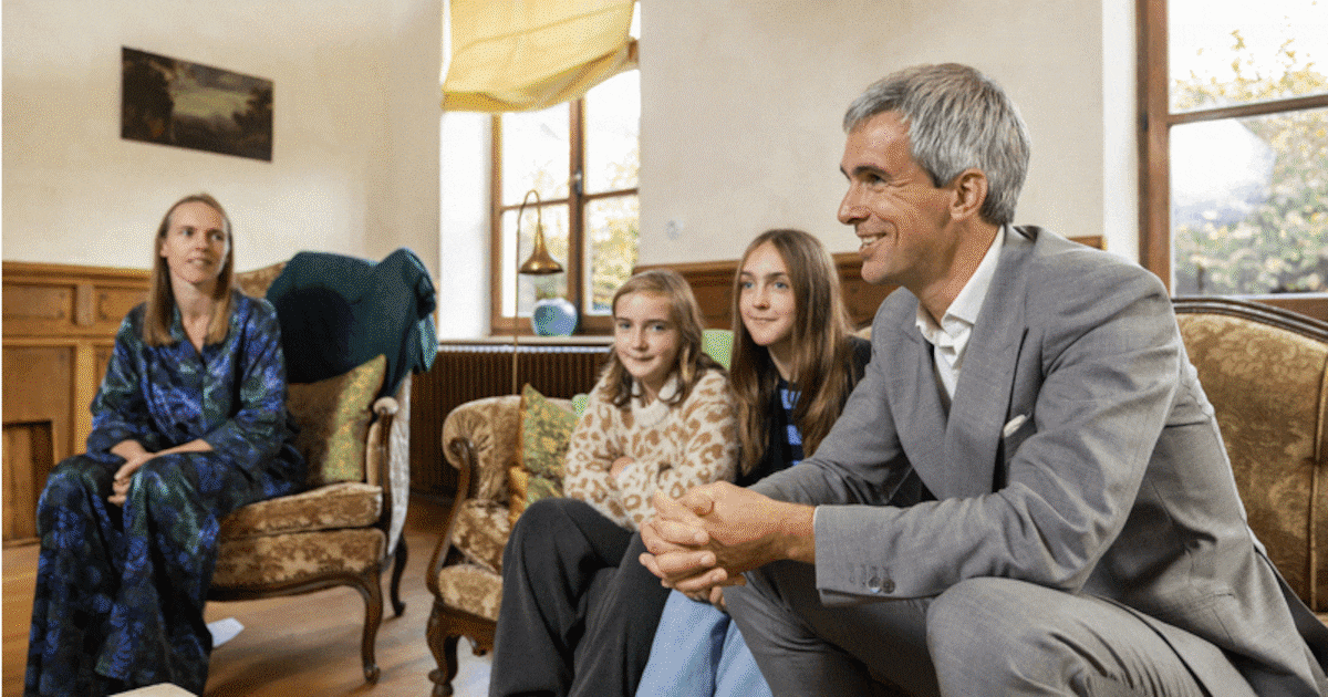 “Ik werk doorgaans 14 uur per dag”: Jonathan Holslag over zijn Tienen ...