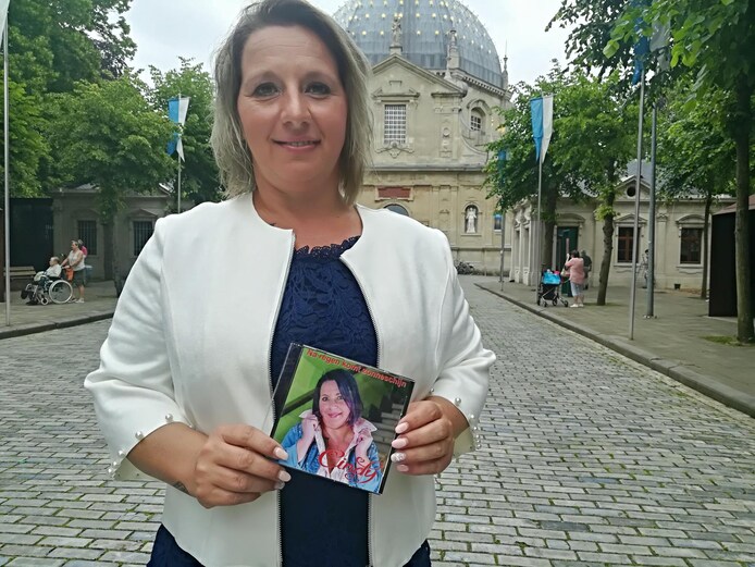 Cindy Laevers stelt nieuwe single voor | Scherpenheuvel-Zichem | hln.be