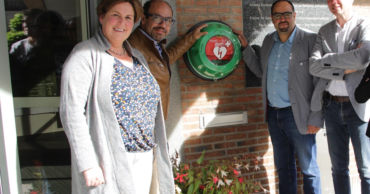 AED-toestellen krijgen bijhorend instructiepaneel | Boom | HLN.be