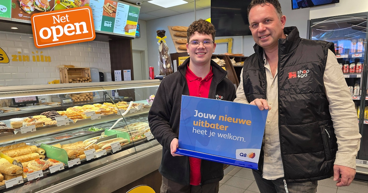 NET OPEN. Zanger Jason (47) en zoon Devon (19) nemen Q8, shop en Panos in Sint-Denijs-Westrem ...