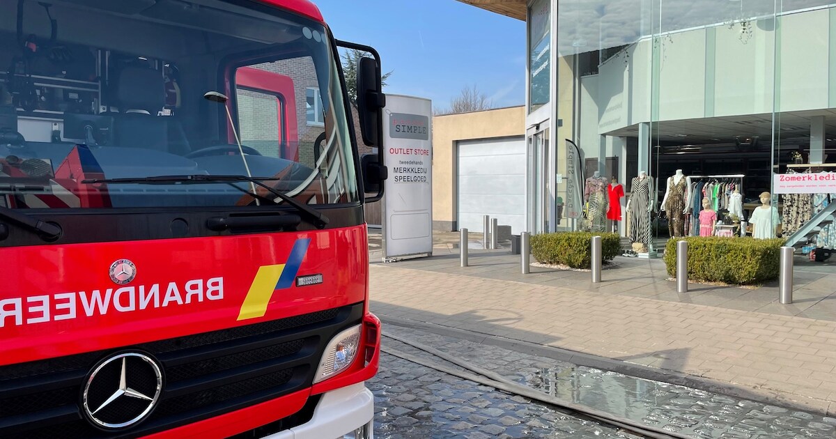 Brand in Ieperse winkel tweedehandskledij blijkt vals alarm | Ieper ...
