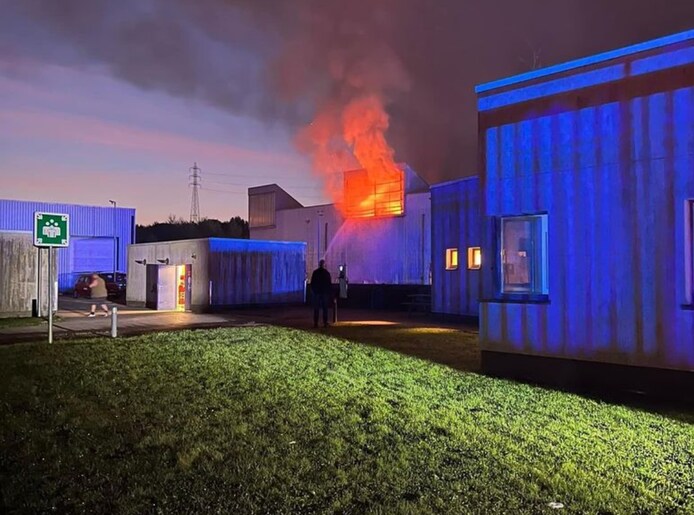 Zware afvalbrand in Waals-Brabant verspreidt brandgeur in regio Leuven ...