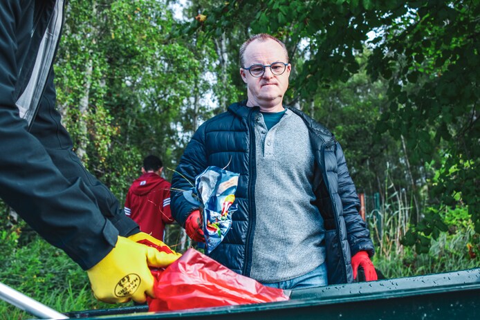 Katrinahof ruimt andermans vuil op: “Helaas heb je mensen die het vuil ...