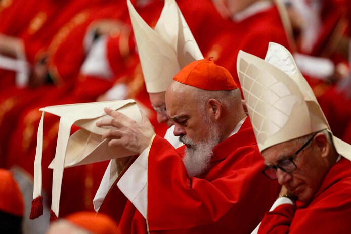 “Kans is klein dat hij paus wordt, maar wie weet...”: zussen van ...