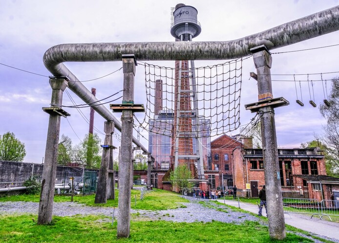 Werkgever erkent zijn verantwoordelijkheid in dood van Aaron (24) na fatale val van deathride ...