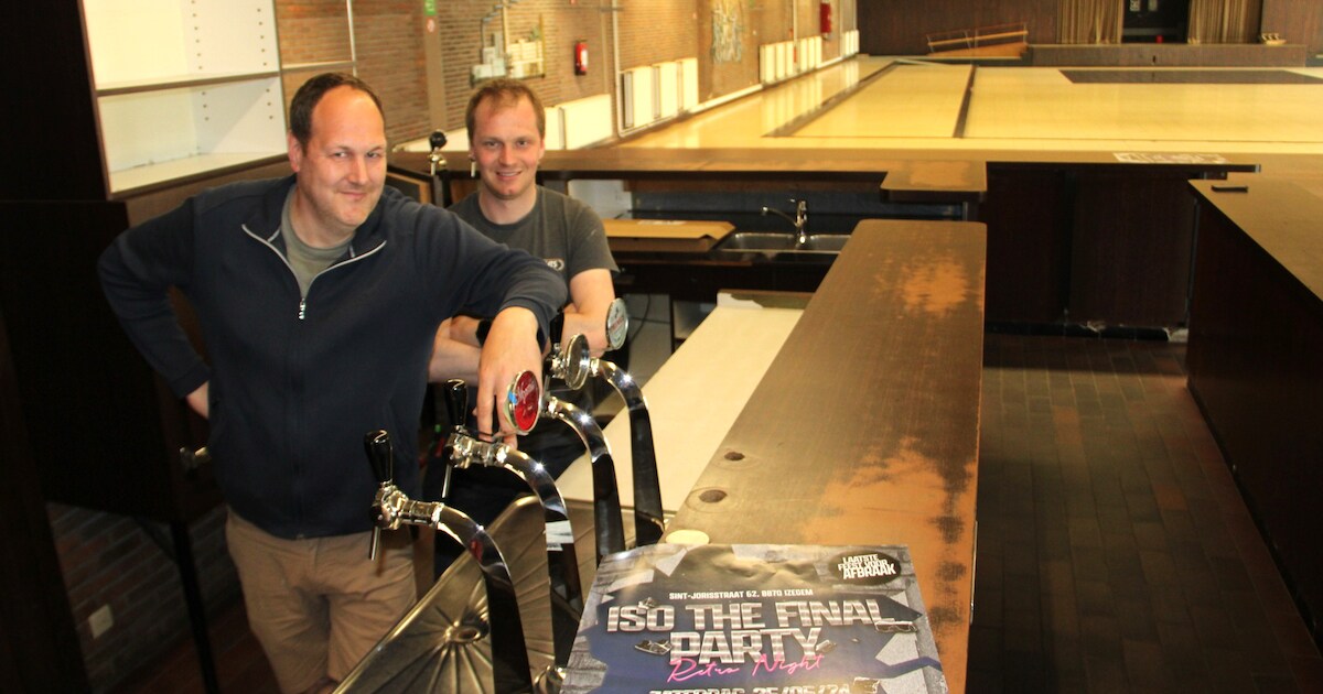 Bert (41) en Michiel (28) organiseren allerlaatste fuif ooit in zaal ...