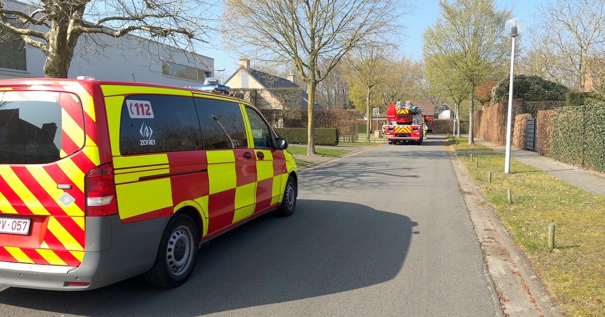 Brandweer rukt uit voor vermeende brand in garage in Sint-Andries ...