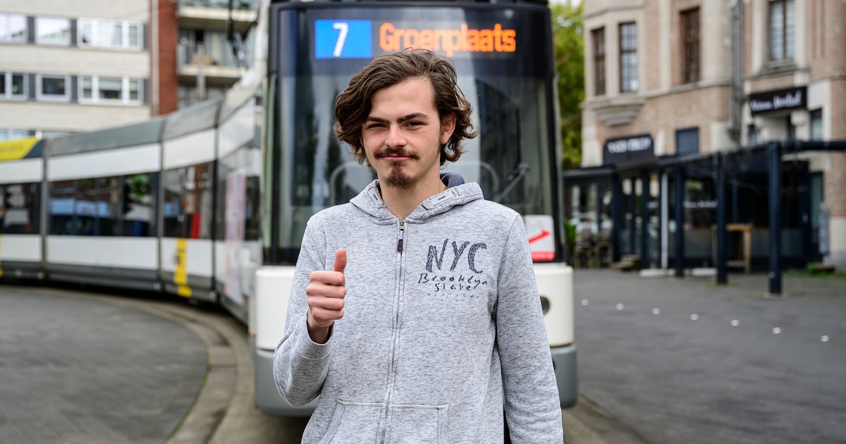 Lander (20) wil alle Vlaamse gemeenten bezoeken met tram of bus: “Voor ...