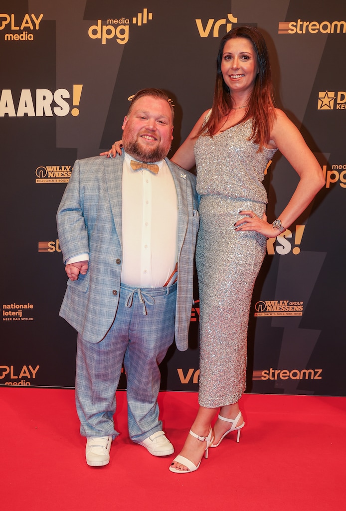 IN BEELD. Veel decolleté voor Zita Wauters en Siska Schoeters poseert voor het eerst met haar ...